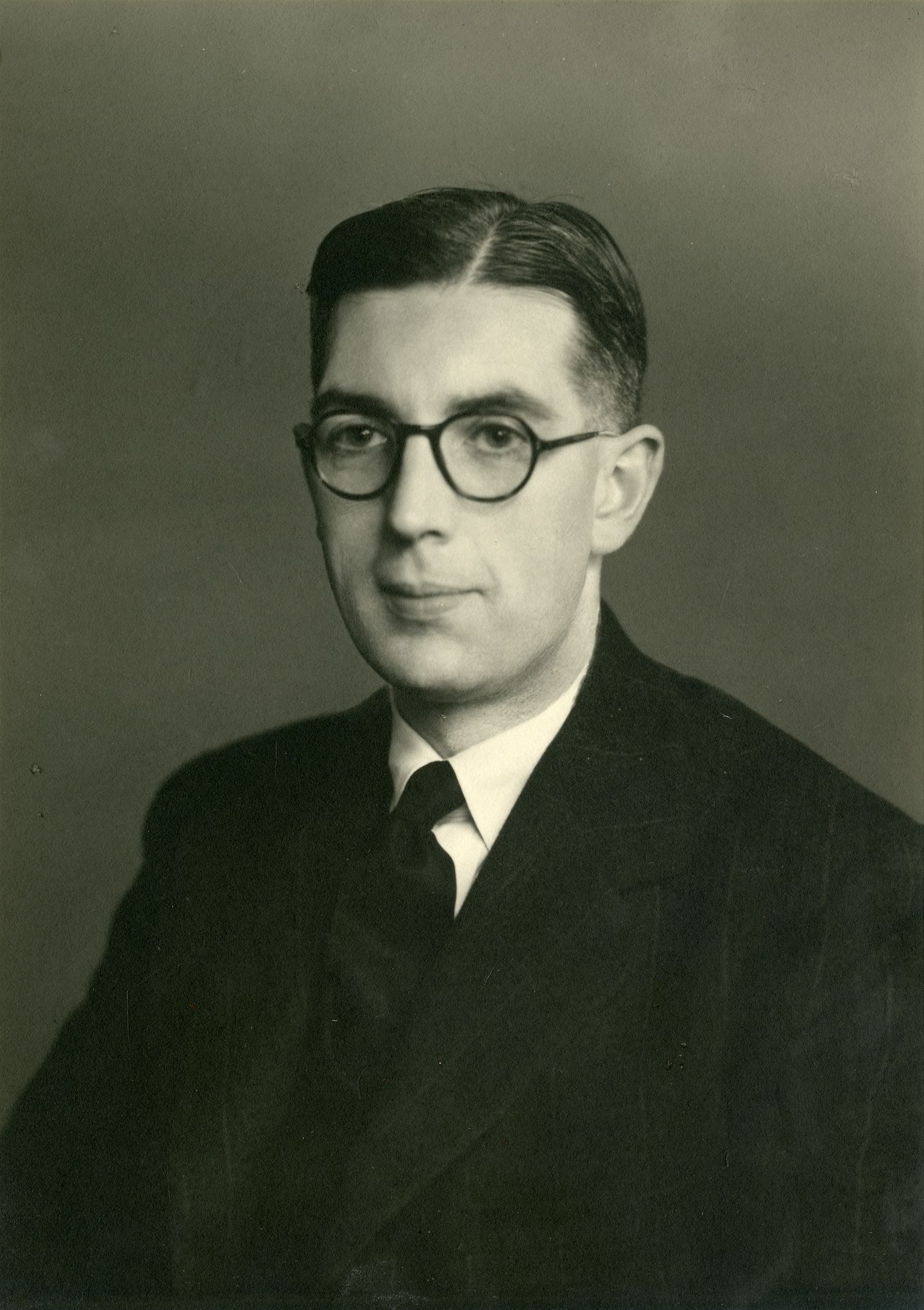 Leslie Howarth | The Royal Society: Science in the Making