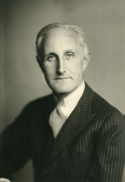 Referee's report by Ralph Howard Fowler, on a paper 'The thermodynamics ...