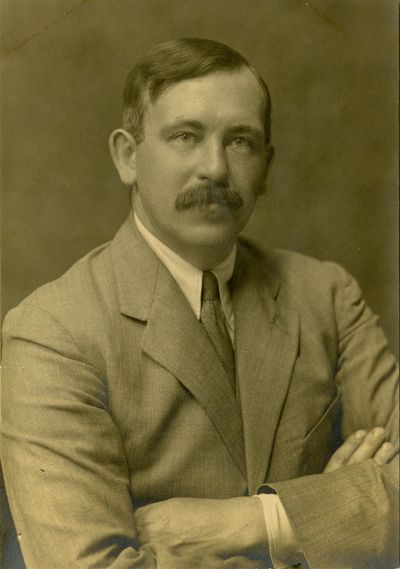 Referee's report by Ralph Howard Fowler, on a paper 'Relativistic ...